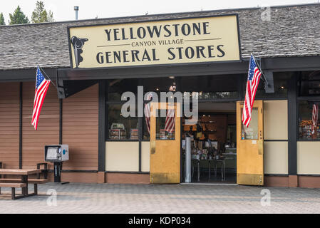 Yellowstone Canyon area, general store Stock Photo - Alamy