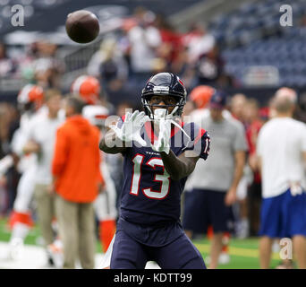 Houston Texans wide receiver Braxton Berrios catches a kick-off during ...