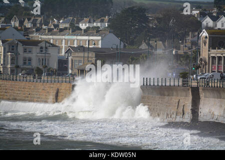 Penzance, Cornwall, UK. 16th Oct, 2017. UK Weather. Storm Ophelia hits ...