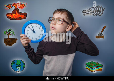 Skeleton scratching head Stock Photo - Alamy