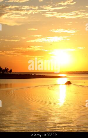 Rongcheng, China. 17th Oct, 2017. Sunrise over the sea in Rongcheng ...