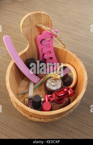 Bucket of nail Stock Photo - Alamy