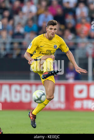 Yuri Berchiche (PSG Stock Photo - Alamy
