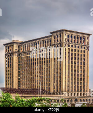 Detroit, Michigan - Demolition of the old headquarters of the Health ...