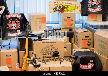Dusseldorf, Germany. 18th Oct, 2017. Boxes containing weapons, clothing ...