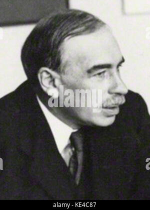 1930s JOHN MAYNARD KEYNES ECONOMIST BARON OF TILTON LOOKING AT CAMERA ...