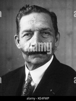 Alexandre Bachelet 1927 Stock Photo - Alamy