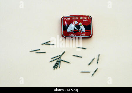 Gramophone needles with decorative box with popular HMV style lid ...