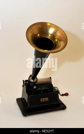 Thomas Edison Using Early Recording Phonograph Stock Photo - Alamy