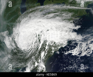 Satellite View of Post-Tropical Cyclone Sandy on Oct. 30 (8138330170 ...