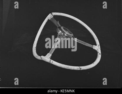 29195 Damaged steering wheel Stock Photo - Alamy