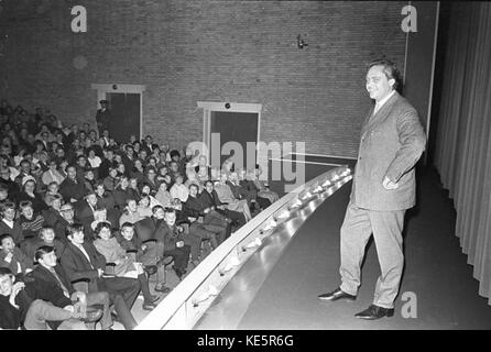 Dirch Passer Apollo Teatret november 1965 Stock Photo - Alamy