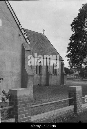 41512 St Johns Church of England Cooks Hill Stock Photo - Alamy