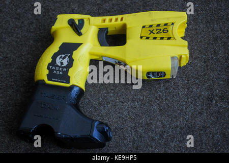 View of an electric shocker, Tazer X26 Stock Photo - Alamy