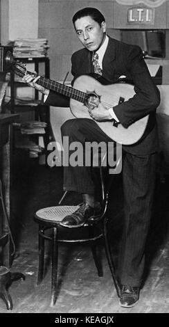 Atahualpa Yupanqui, Argentine folklore singer, author, guitarrist and ...