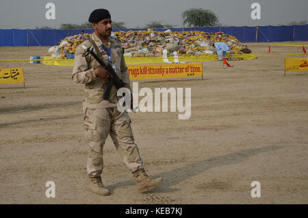 A Pakistani paramilitary soldier of Anti-Narcotics Force (ANF) take ...