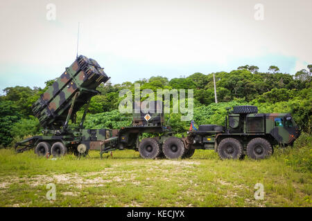 Patriot missile launcher system Stock Photo - Alamy