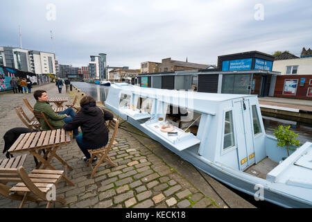 Inside a narrowboat Stock Photo - Alamy