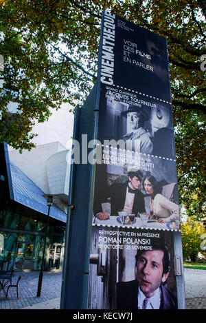 Outside view of La Cinematheque Francaise, Bercy, Paris, France Stock ...