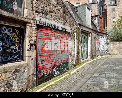 Graffiti Edinburgh street Stock Photo - Alamy