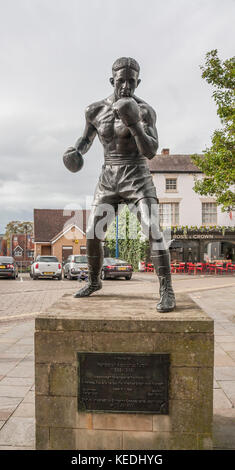 Statue of boxer Randolph Adolphus Turpin in Warwick, England Stock ...