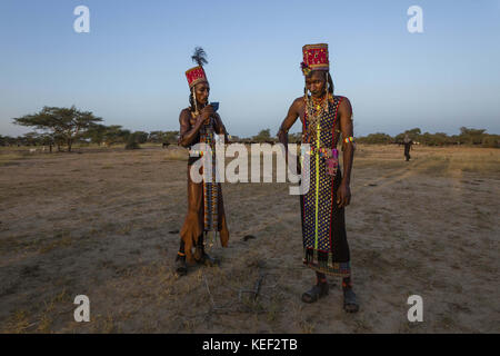 Wodaabe men dance at Gerewol festival near Ingal, Nothern Niger Stock ...
