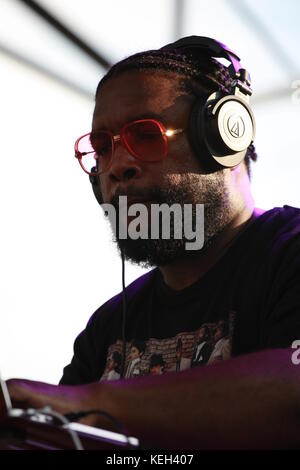 Roots drummer Questlove performed live at the Neighborhood 2 ...