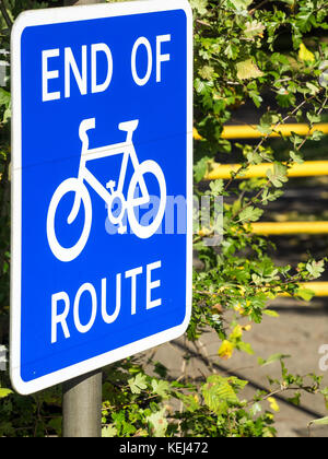 Cycle path signage Stock Photo - Alamy