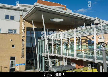 Exterior of Queen Mary's Hospital, Roehampton, LOndon, UK Stock Photo ...