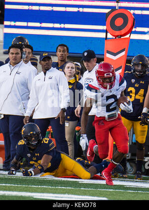 Arizona wide receiver Tyrell Johnson (2) in the first half during an ...