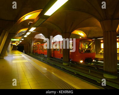 Lyon, Metrolinie D, Station Parilly - Lyon, Metro Line D, Station ...