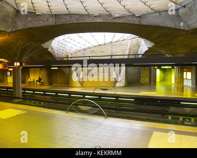 Lyon, Metrolinie D, Station Parilly - Lyon, Metro Line D, Station ...