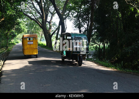 Bangladesh - Battery rickshaw ride Stock Photo - Alamy