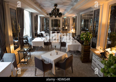Restaurant l'Ecrin at Hotel de Crillon. Cook: Christopher Hache. The ...