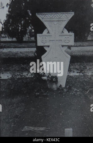 2128K 1 259 8 Yordan Yovkov grave Stock Photo - Alamy