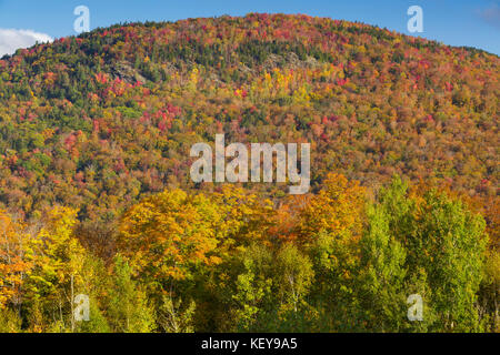 Little Coolidge Mountain in Lincoln, New Hampshire on an autumn morning ...
