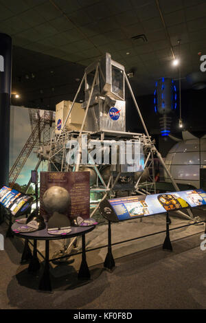 Lunar Excursion Module Simulator (LEMS) night-time training session at ...