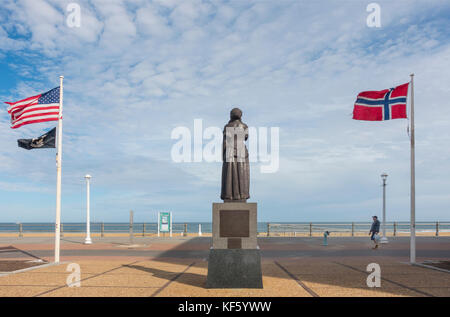 Norwegian Lady statue Virginia Beach Stock Photo - Alamy