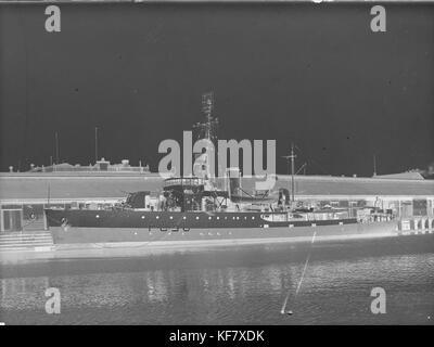 HMAS Latrobe by Allan Green SLV H91.108 2694 Stock Photo - Alamy
