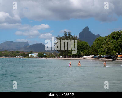 swimming fun in the indian ocean Stock Photo - Alamy