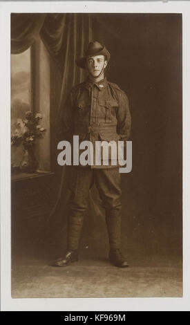 433466 NSW servicemen portraits 191819 Alan Cleghorn Swales Stock Photo ...