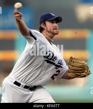 Los Angeles Dodgers' Derek Lowe #23 pitches against the Philadelphia ...