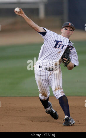 Cal State Fullerton third baseman Carter Johnstone (22) throws during ...