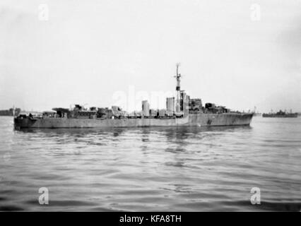 HMAS Bataan (I91) anchored off Manila in 1945 Stock Photo - Alamy