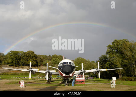 A Hunting Cargo Airlines Vickers Vanguard 953C on display at the ...