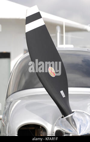 Propeller of Cirrus SR-22 Stock Photo - Alamy