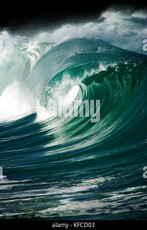USA, Hawaii, large shorebreak at Waimea bay Stock Photo - Alamy