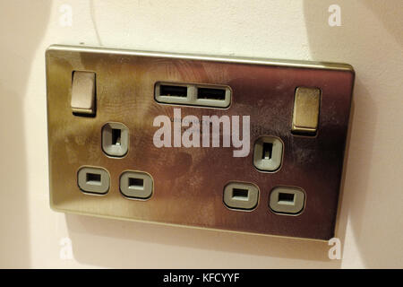 A modern UK plug socket featuring USB inlets Stock Photo - Alamy
