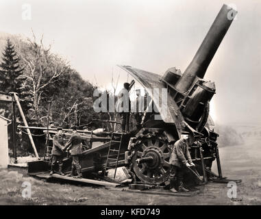 One of the first Big Berthas being readied for firing - World War I ...