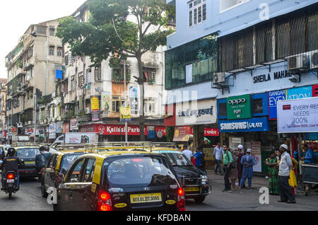 Street scene in Mumbai Bombay in Maharashtra in India in South Asia ...